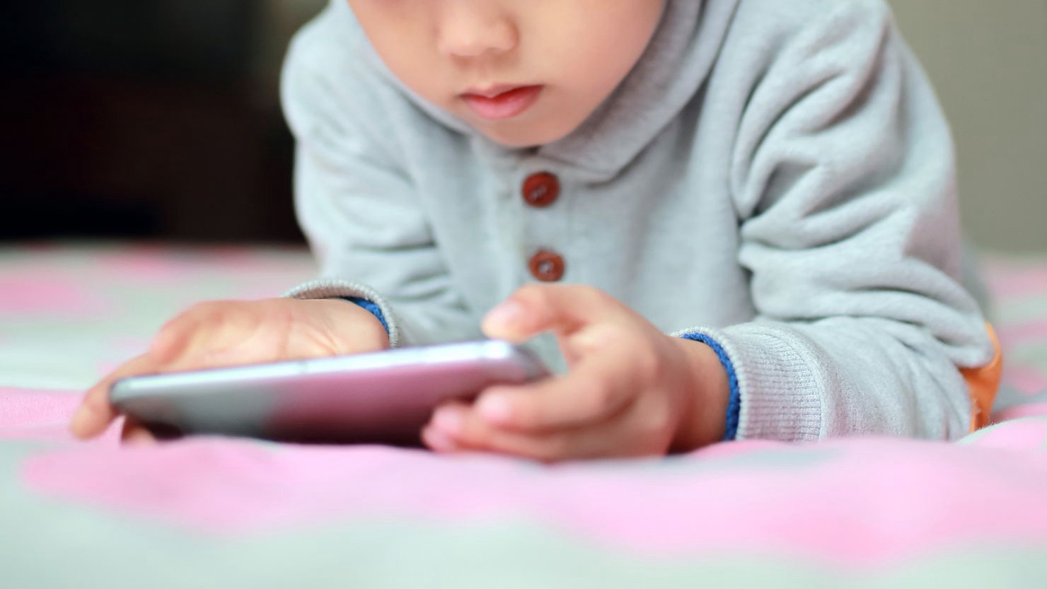 Καθυστέρηση ομιλίας και έκθεση σε οθόνες - KidCare
